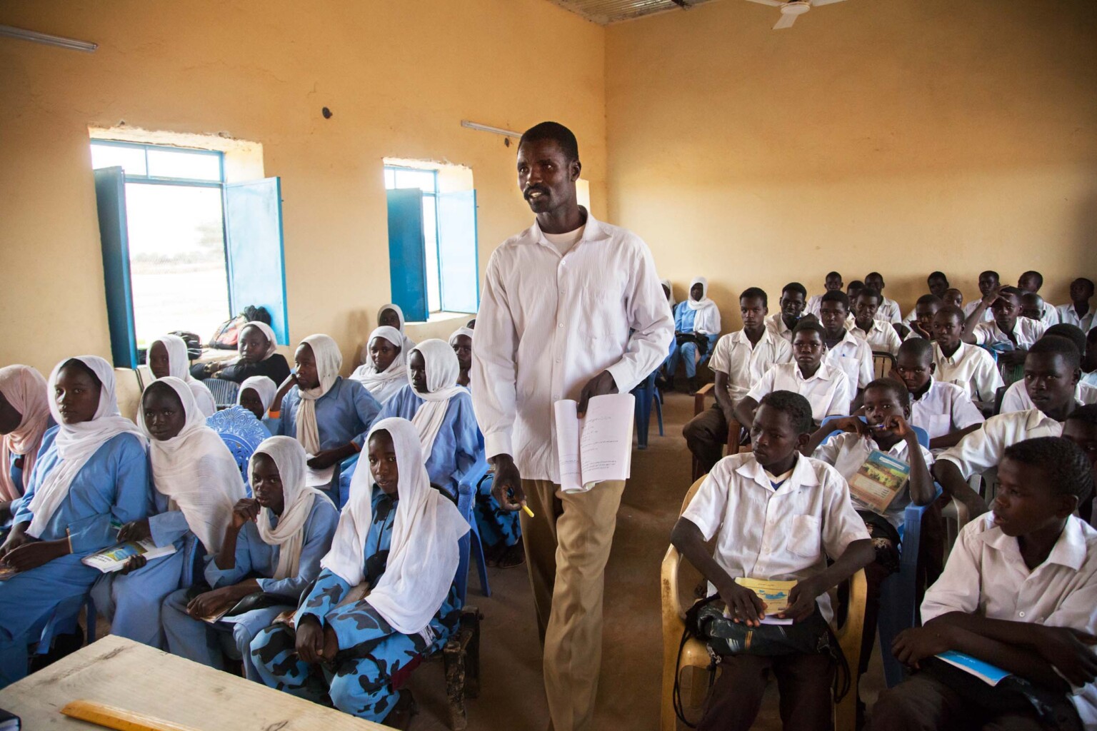 Northern Sudan: displaced in Atbara expelled from shelters in schools ...
