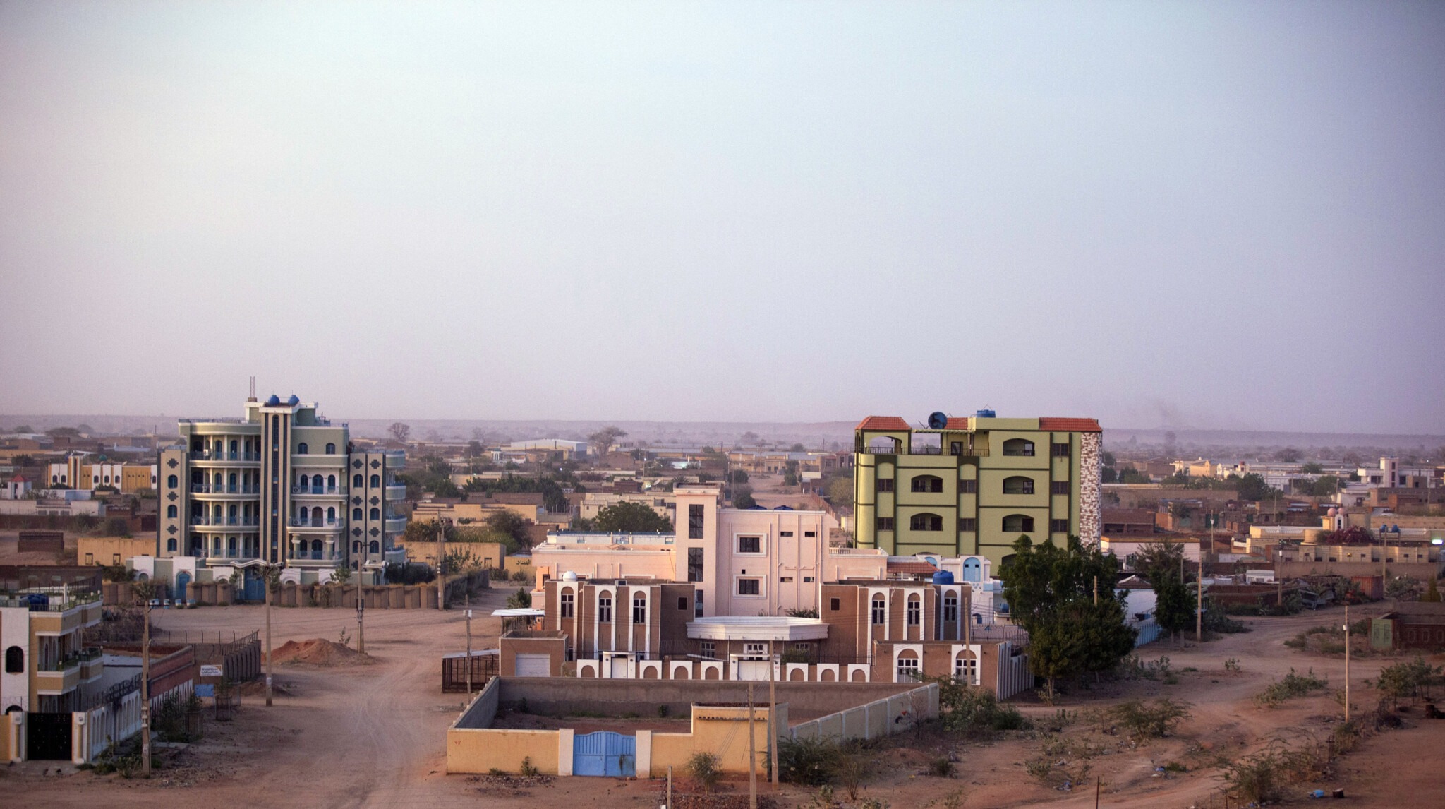 Journalists become vendors on the streets of Darfur cities - Dabanga ...